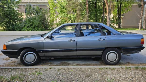 Grey Audi 100 1987 in Riga, with an engine capacity of 2.00 L and mileage of 214 thousand km for 1600 €, photo 1 on AUTOMOTO.COM.LV