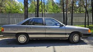 Grey Audi 100 1987 in Riga, with an engine capacity of 2.00 L and mileage of 214 thousand km for 1600 €, photo 3 on AUTOMOTO.COM.LV