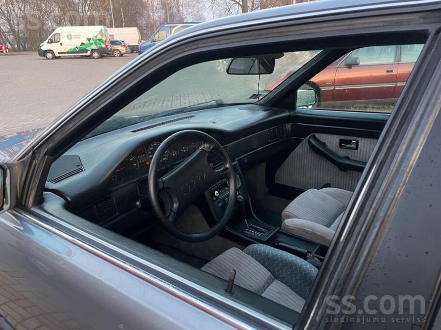 Pelēks Audi 100 1989 Rīga, ar dzinēja tilpumu 2.20 L un nobraukumu 258 tūkst. km par 1650 €, foto 4 vietnē AUTOMOTO.COM.LV