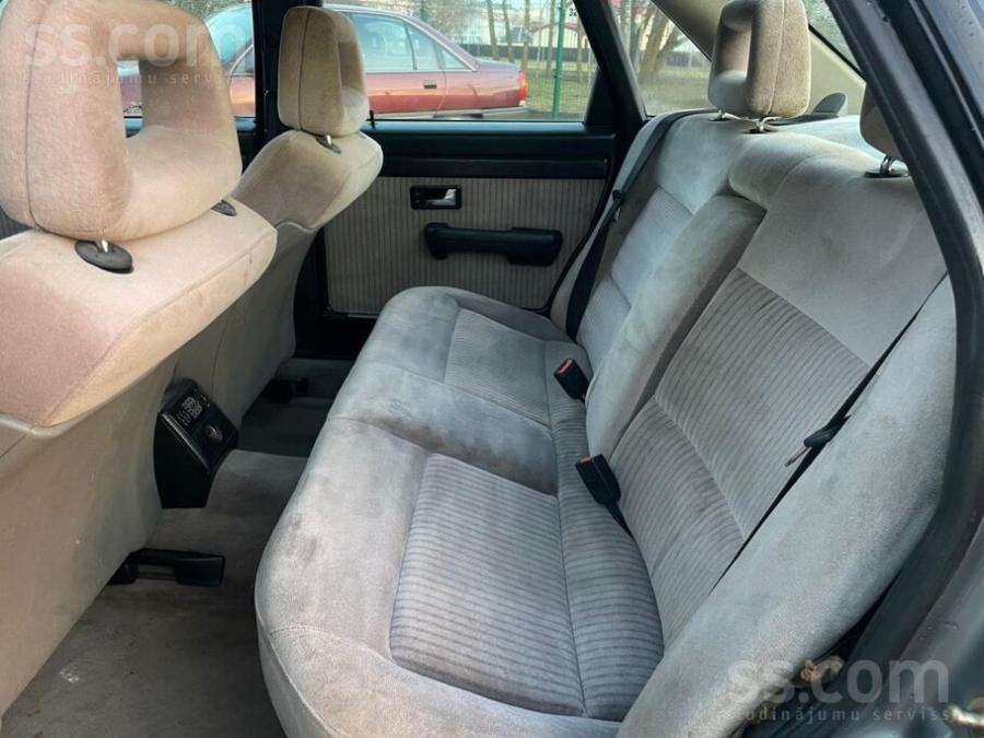 Pelēks Audi 100 1989 Rīga, ar dzinēja tilpumu 2.20 L un nobraukumu 258 tūkst. km par 1650 €, foto 9 vietnē AUTOMOTO.COM.LV