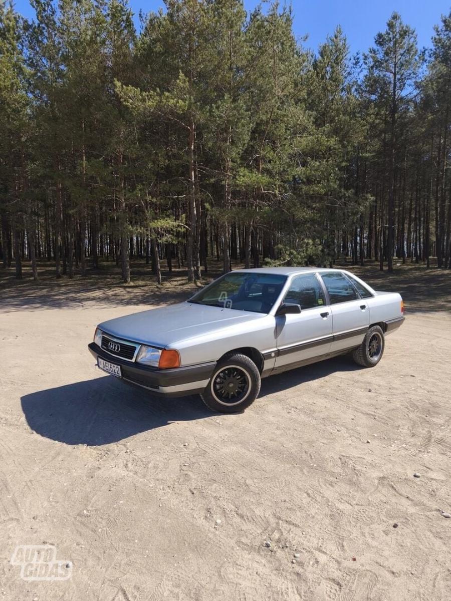 Grey Audi 100 1989 in Klaipeda, with an engine capacity of 18.00 L and mileage of 400 thousand km for 2000 €, photo 1 on AUTOMOTO.COM.LV