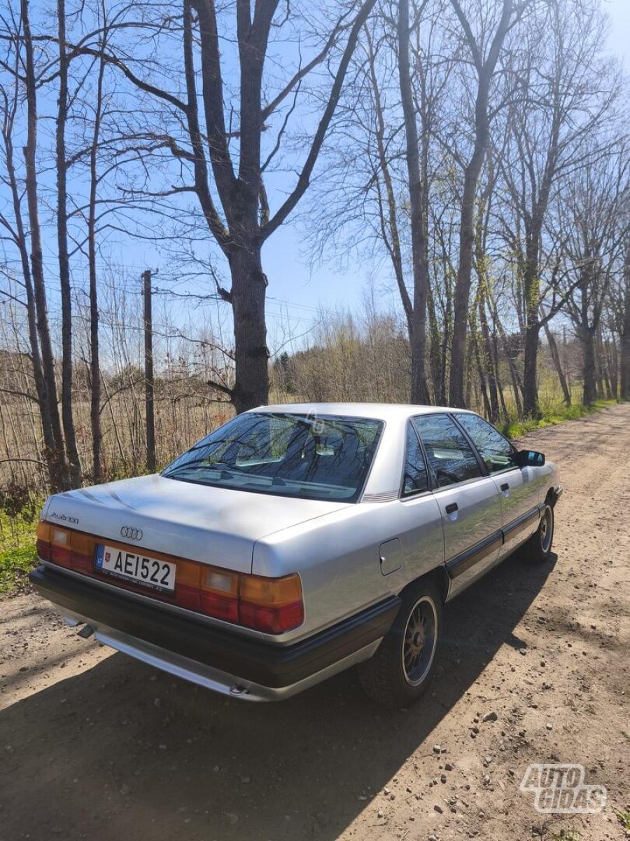 Grey Audi 100 1989 in Klaipeda, with an engine capacity of 18.00 L and mileage of 400 thousand km for 2000 €, photo 4 on AUTOMOTO.COM.LV