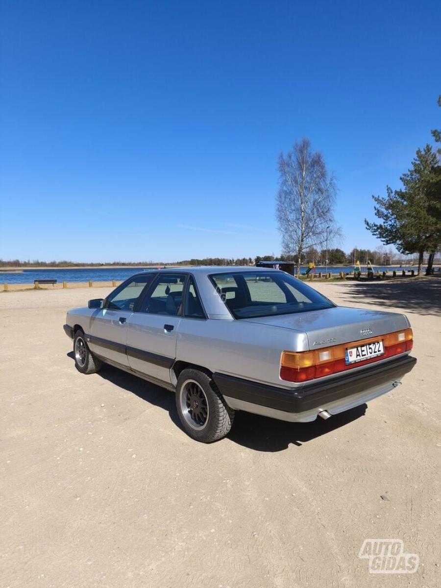 Grey Audi 100 1989 in Klaipeda, with an engine capacity of 18.00 L and mileage of 400 thousand km for 2000 €, photo 7 on AUTOMOTO.COM.LV