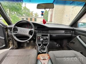 Pelēks Audi 100 1989 Daugavpils, ar dzinēja tilpumu 1.80 L un nobraukumu 301 tūkst. km par 1250 €, foto 3 vietnē AUTOMOTO.COM.LV