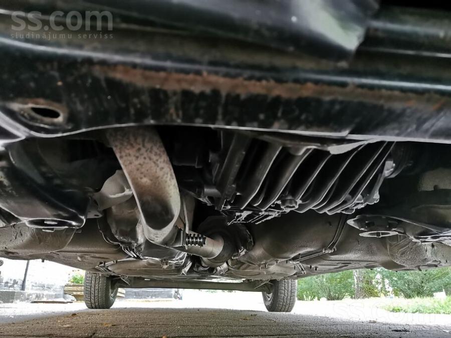 Pelēks Audi 100 1989 Daugavpils, ar dzinēja tilpumu 1.80 L un nobraukumu 301 tūkst. km par 1250 €, foto 4 vietnē AUTOMOTO.COM.LV