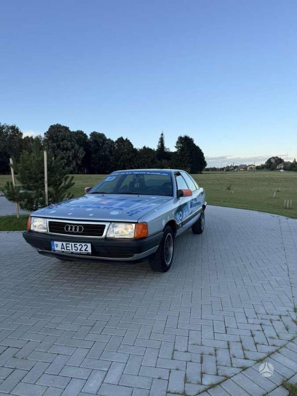 Audi 100 1989 in Silale on AUTOMOTO.COM.LV Grey Audi 100 1989 in Silale, with an engine capacity of 1.76 L and mileage of 414 thousand km for 3000 €, photo 3 on AUTOMOTO.COM.LV