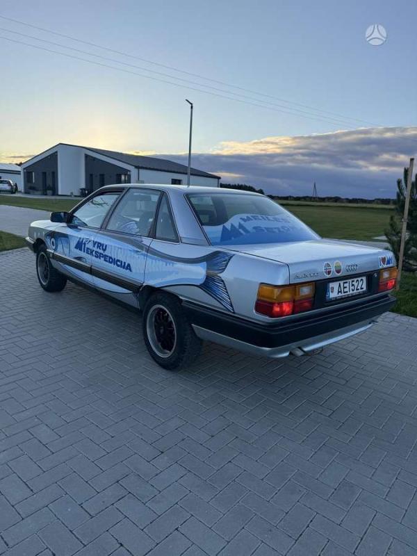 Audi 100 1989 in Silale on AUTOMOTO.COM.LV Grey Audi 100 1989 in Silale, with an engine capacity of 1.76 L and mileage of 414 thousand km for 3000 €, photo 6 on AUTOMOTO.COM.LV