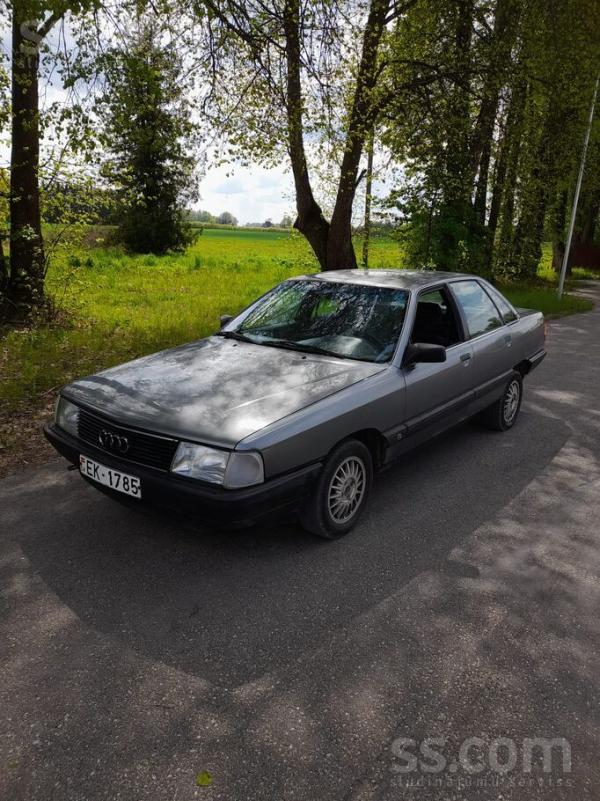 Pelēks Audi 100 1990 Rīga, ar dzinēja tilpumu 2.00 L un nobraukumu 271 tūkst. km par 1250 €, foto 1 vietnē AUTOMOTO.COM.LV