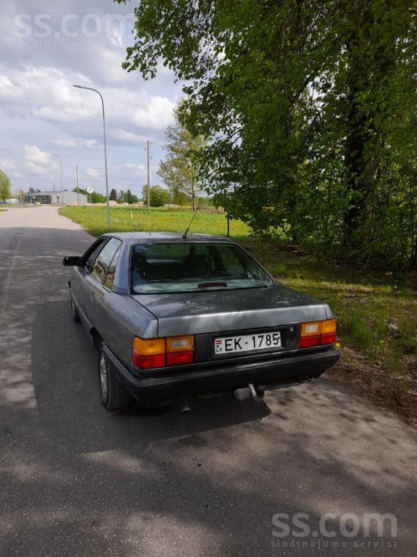 Pelēks Audi 100 1990 Rīga, ar dzinēja tilpumu 2.00 L un nobraukumu 271 tūkst. km par 1250 €, foto 2 vietnē AUTOMOTO.COM.LV