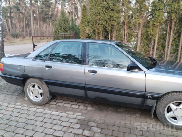 Grey Audi 100 1990 in Jurmala, with an engine capacity of 2.00 L and mileage of 378 thousand km for 1999 €, photo 4 on AUTOMOTO.COM.LV