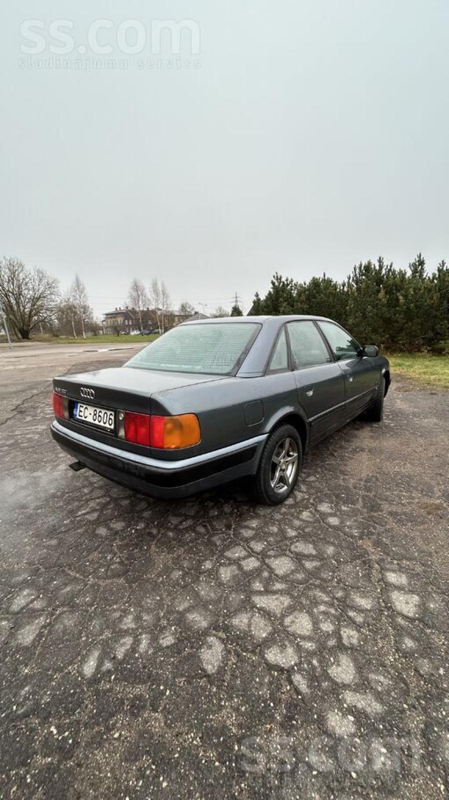 Pelēks Audi 100 1991 Liepāja, ar dzinēja tilpumu 2.00 L un nobraukumu 210 tūkst. km par 1500 €, foto 4 vietnē AUTOMOTO.COM.LV
