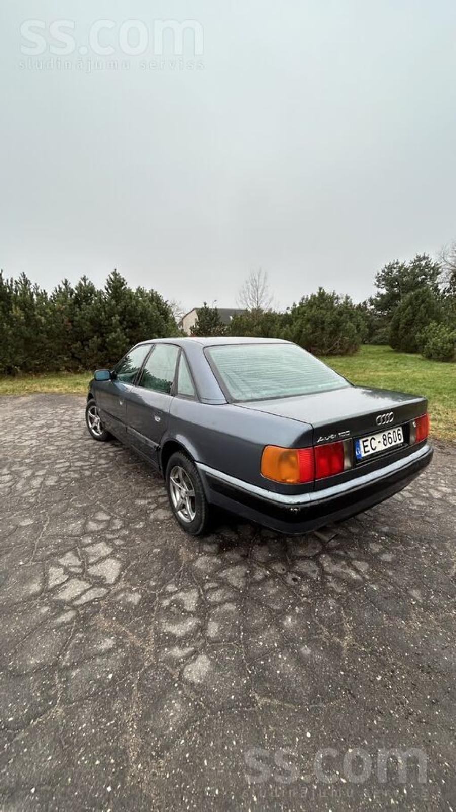 Pelēks Audi 100 1991 Liepāja, ar dzinēja tilpumu 2.00 L un nobraukumu 210 tūkst. km par 1500 €, foto 5 vietnē AUTOMOTO.COM.LV