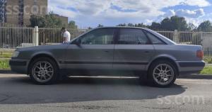 Grey Audi 100 1991 in Riga, with an engine capacity of 2.00 L and mileage of 297 thousand km for 1150 €, photo 3 on AUTOMOTO.COM.LV