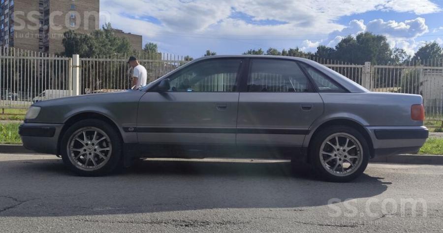 Grey Audi 100 1991 in Riga, with an engine capacity of 2.00 L and mileage of 297 thousand km for 1150 €, photo 3 on AUTOMOTO.COM.LV