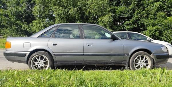Grey Audi 100 1991 in Riga, with an engine capacity of 2.00 L and mileage of 297 thousand km for 1150 €, photo 3 on AUTOMOTO.COM.LV