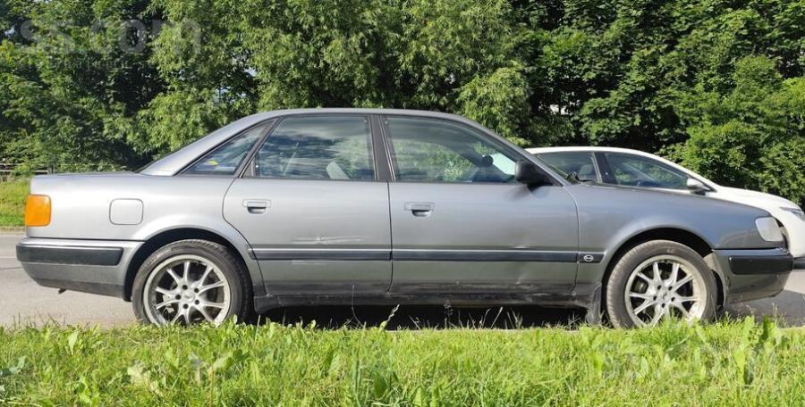 Grey Audi 100 1991 in Riga, with an engine capacity of 2.00 L and mileage of 297 thousand km for 1150 €, photo 4 on AUTOMOTO.COM.LV