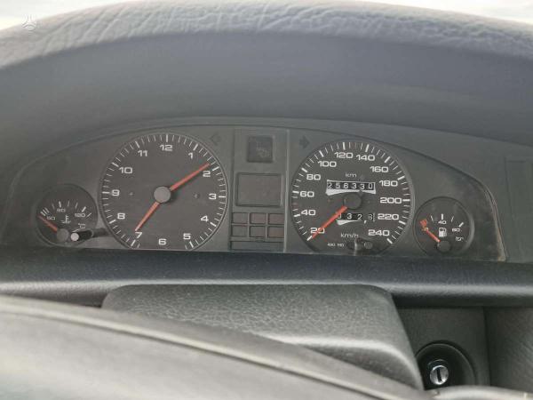 Grey Audi 100 1991 in Kaunas, with an engine capacity of 1.98 L and mileage of 256 thousand km for 1800 €, photo 9 on AUTOMOTO.COM.LV