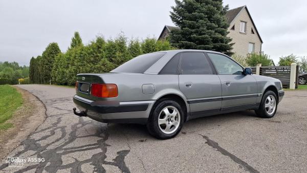 Pelēks Audi 100 1993 Utena, ar dzinēja tilpumu 2.50 L un nobraukumu 228 tūkst. km par 2450 €, foto 4 vietnē AUTOMOTO.COM.LV