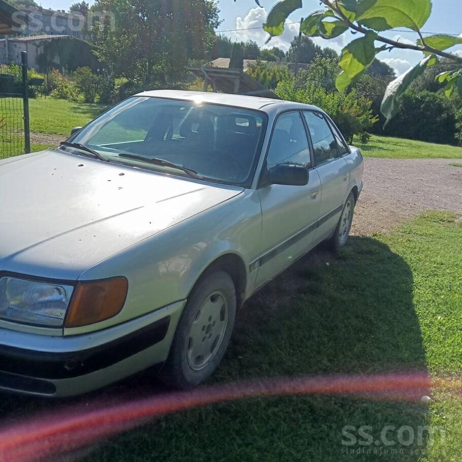 Pelēks Audi 100 1994 Liepāja, ar dzinēja tilpumu 2.40 L un nobraukumu 253 tūkst. km par 1400 €, foto 5 vietnē AUTOMOTO.COM.LV