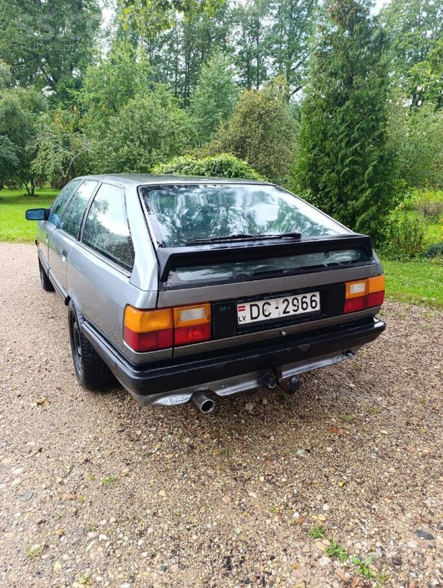 Pelēks Audi 100 1990 Cēsis, ar dzinēja tilpumu 2.30 L un nobraukumu 400 tūkst. km par 2900 €, foto 3 vietnē AUTOMOTO.COM.LV