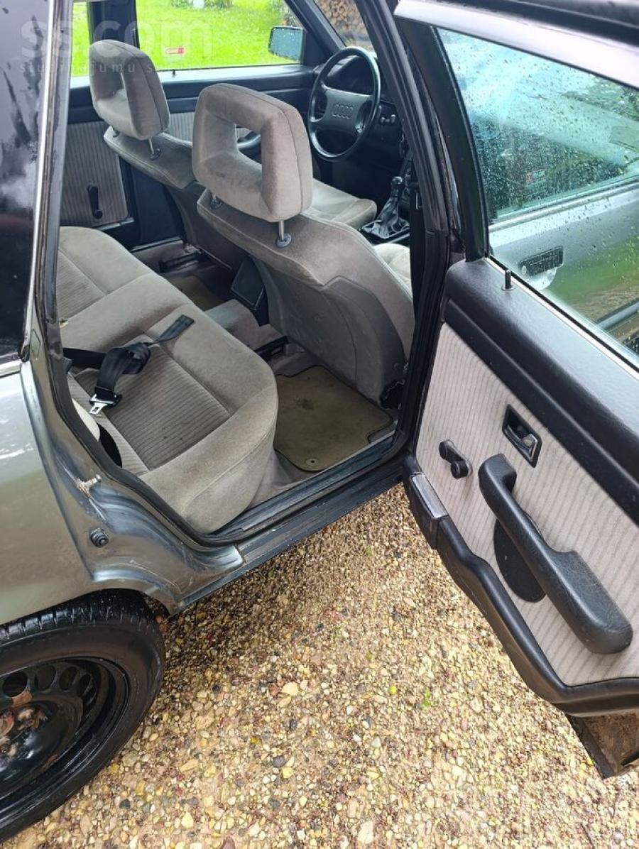 Pelēks Audi 100 1990 Cēsis, ar dzinēja tilpumu 2.30 L un nobraukumu 400 tūkst. km par 2900 €, foto 12 vietnē AUTOMOTO.COM.LV