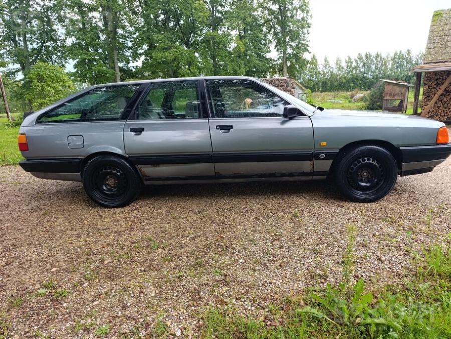 Pelēks Audi 100 1990 Cēsis, ar dzinēja tilpumu 2.30 L un nobraukumu 266 tūkst. km par 2900 €, foto 7 vietnē AUTOMOTO.COM.LV