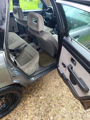 Pelēks Audi 100 1990 Cēsis, ar dzinēja tilpumu 2.30 L un nobraukumu 266 tūkst. km par 2900 €, foto 12 vietnē AUTOMOTO.COM.LV
