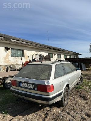 Pelēks Audi 100 1993 Jūrmala, ar dzinēja tilpumu 2.80 L un nobraukumu 254 tūkst. km par 2000 €, foto 4 vietnē AUTOMOTO.COM.LV