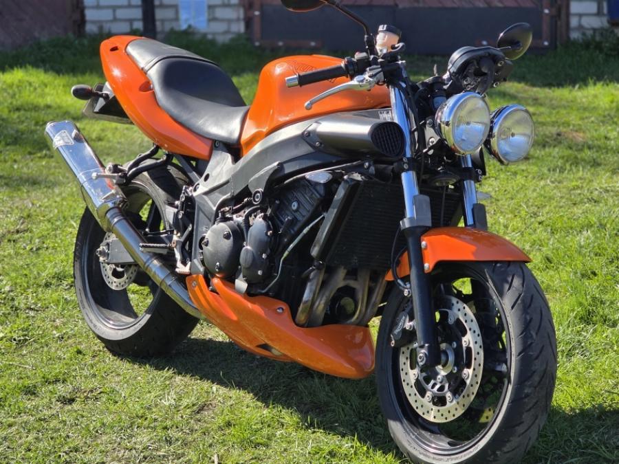 Oranžs Audi 100 2003 Rīga, ar dzinēja tilpumu 0.60 L un nobraukumu 40 tūkst. km par 2450 €, foto 1 vietnē AUTOMOTO.COM.LV