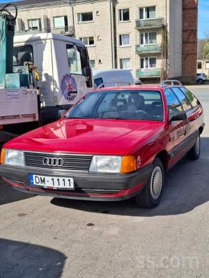 Sarkans Audi 100 1989 Valmiera, ar dzinēja tilpumu 1.80 L un nobraukumu 320 tūkst. km par 1750 €, foto  vietnē AUTOMOTO.COM.LV