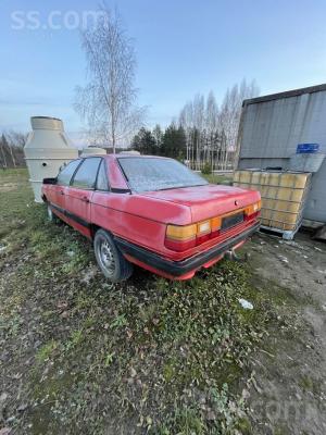 Red Audi 100 1973 in Riga, with an engine capacity of 2.30 L and mileage of 164 thousand km for 750 €, photo 3 on AUTOMOTO.COM.LV