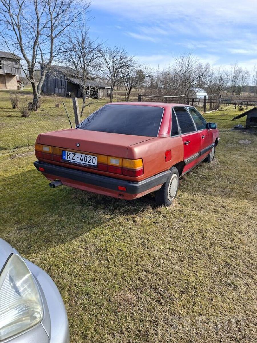 Sarkans Audi 100 1987 Valmiera, ar dzinēja tilpumu 2.20 L un nobraukumu 41 tūkst. km par 1000 €, foto 6 vietnē AUTOMOTO.COM.LV