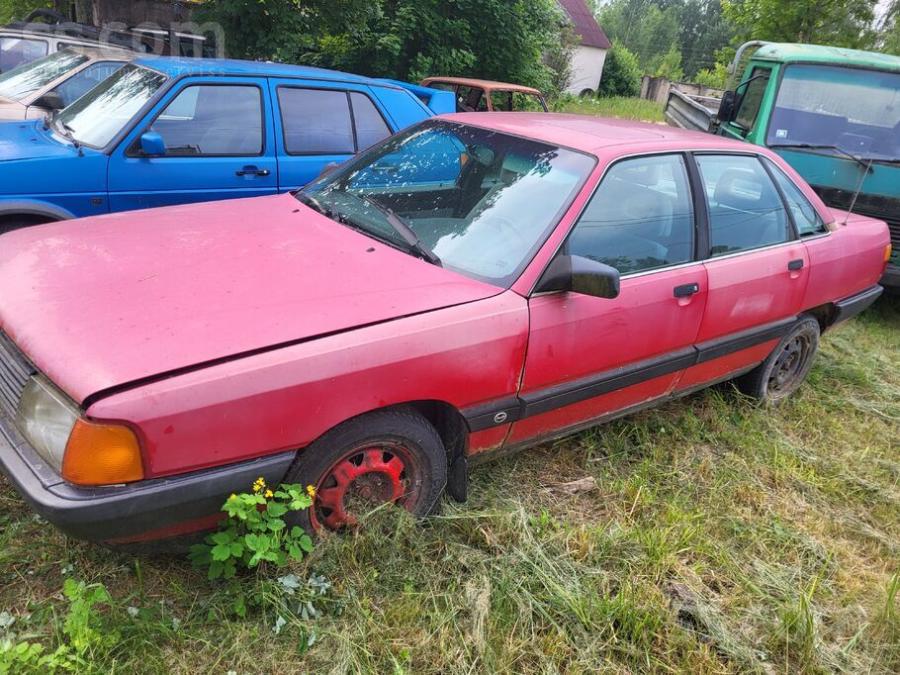 Sarkans Audi 100 1989 Jēkabpils, ar dzinēja tilpumu 2.30 L un nobraukumu 335 tūkst. km par 650 €, foto 1 vietnē AUTOMOTO.COM.LV