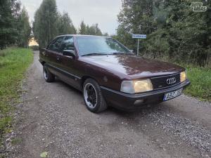 Sarkans Audi 100 1989 Zarasai, ar dzinēja tilpumu 2.30 L un nobraukumu 238 tūkst. km par 2799 €, foto  vietnē AUTOMOTO.COM.LV