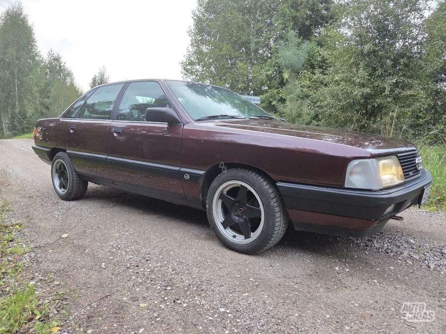 Red Audi 100 1989 in Zarasai, with an engine capacity of 2.30 L and mileage of 238 thousand km for 2799 €, photo 3 on AUTOMOTO.COM.LV
