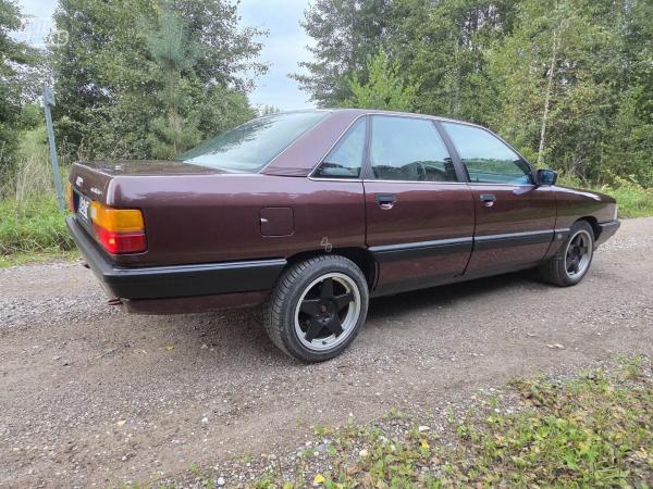 Audi 100 1989 Zarasai vietnÄ Sarkans Audi 100 1989 Zarasai, ar dzinÄja tilpumu 2.30 L un nobraukumu 238 tÅ«kst. km par 2799 ā¬, foto 5 vietnÄ AUTOMOTO.COM.LV