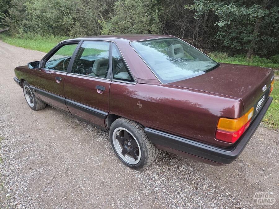 Red Audi 100 1989 in Zarasai, with an engine capacity of 2.30 L and mileage of 238 thousand km for 2799 €, photo 12 on AUTOMOTO.COM.LV