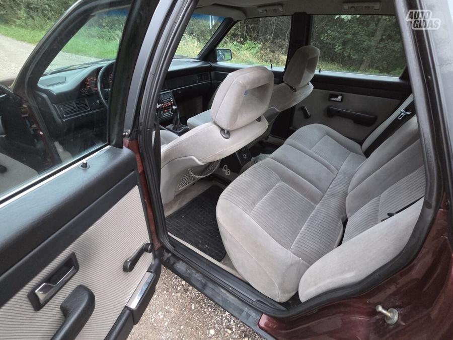 Red Audi 100 1989 in Zarasai, with an engine capacity of 2.30 L and mileage of 238 thousand km for 2799 €, photo 30 on AUTOMOTO.COM.LV