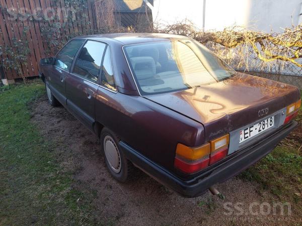 Sarkans Audi 100 1990 Tukums, ar dzinēja tilpumu 1.80 L un nobraukumu 240 tūkst. km par 1100 €, foto 2 vietnē AUTOMOTO.COM.LV