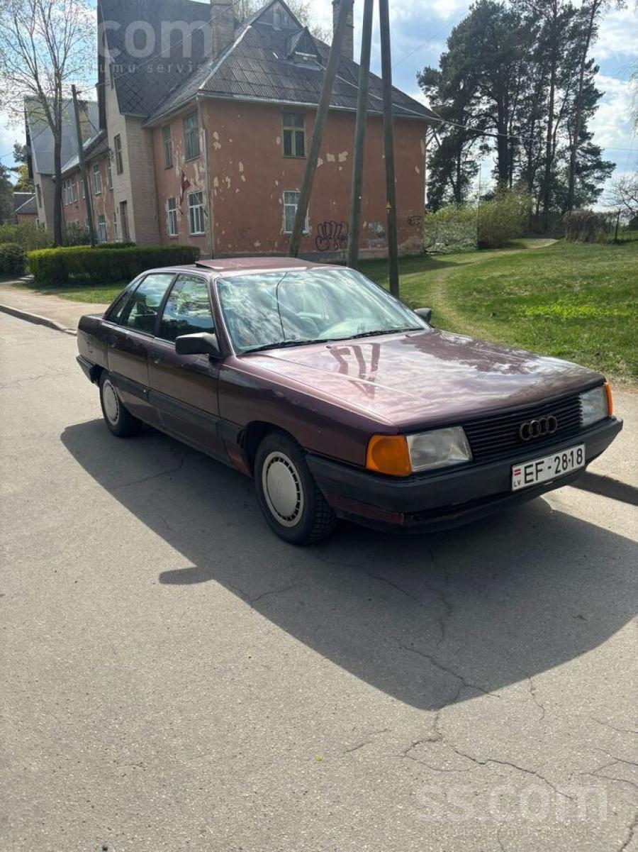 Sarkans Audi 100 1990 Rīga, ar dzinēja tilpumu 1.80 L un nobraukumu 240 tūkst. km par 800 €, foto 3 vietnē AUTOMOTO.COM.LV