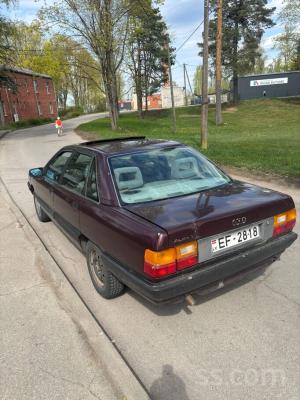Sarkans Audi 100 1990 Rīga, ar dzinēja tilpumu 1.80 L un nobraukumu 240 tūkst. km par 800 €, foto 4 vietnē AUTOMOTO.COM.LV