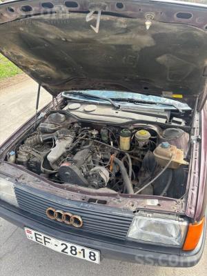 Sarkans Audi 100 1990 Rīga, ar dzinēja tilpumu 1.80 L un nobraukumu 240 tūkst. km par 800 €, foto 6 vietnē AUTOMOTO.COM.LV