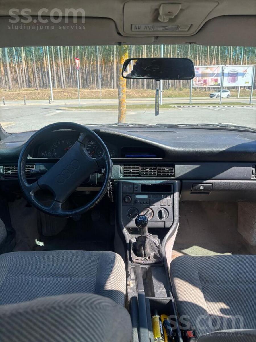 Sarkans Audi 100 1990 Rīga, ar dzinēja tilpumu 1.80 L un nobraukumu 240 tūkst. km par 800 €, foto 7 vietnē AUTOMOTO.COM.LV