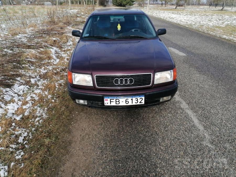 Sarkans Audi 100 1992 Valmiera, ar dzinēja tilpumu 2.30 L un nobraukumu 320 tūkst. km par 1000 €, foto 3 vietnē AUTOMOTO.COM.LV