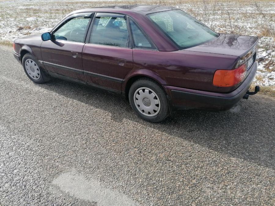 Sarkans Audi 100 1992 Valmiera, ar dzinēja tilpumu 2.30 L un nobraukumu 320 tūkst. km par 1000 €, foto 6 vietnē AUTOMOTO.COM.LV