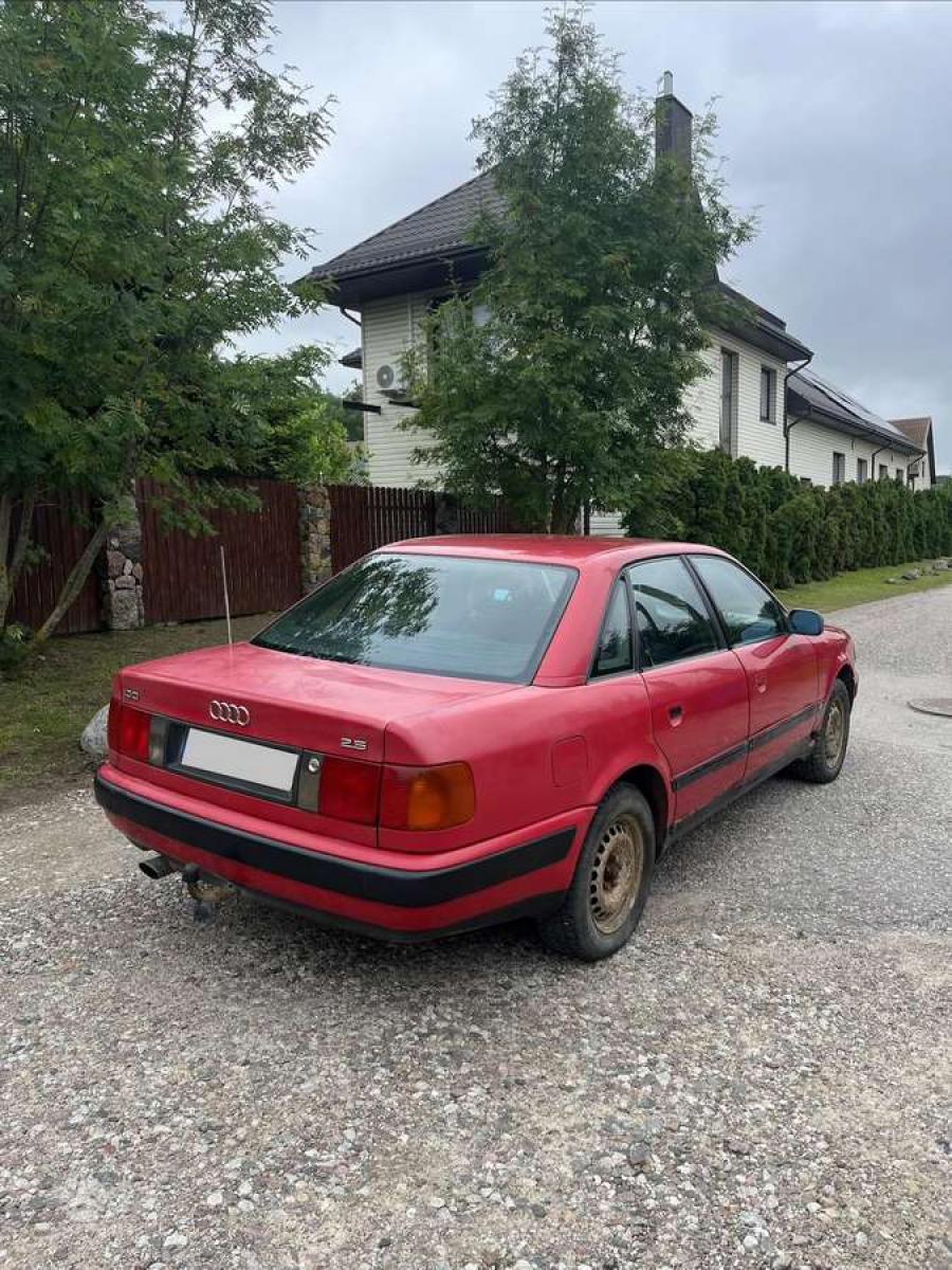 Sarkans Audi 100 1992 Šakiai, ar dzinēja tilpumu 2.37 L un nobraukumu 360 tūkst. km par 550 €, foto 3 vietnē AUTOMOTO.COM.LV