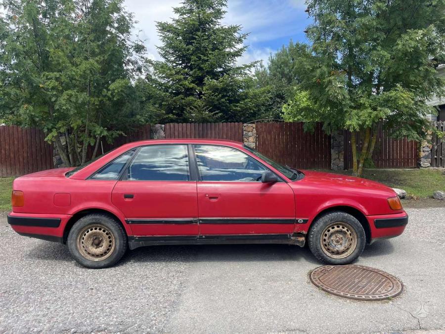 Sarkans Audi 100 1992 Šakiai, ar dzinēja tilpumu 2.37 L un nobraukumu 360 tūkst. km par 550 €, foto 7 vietnē AUTOMOTO.COM.LV