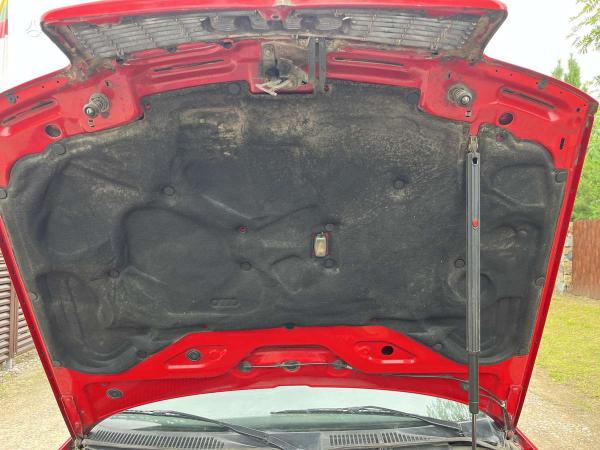 Red Audi 100 1992 in Sakiai, with an engine capacity of 2.37 L and mileage of 360 thousand km for 550 €, photo 9 on AUTOMOTO.COM.LV