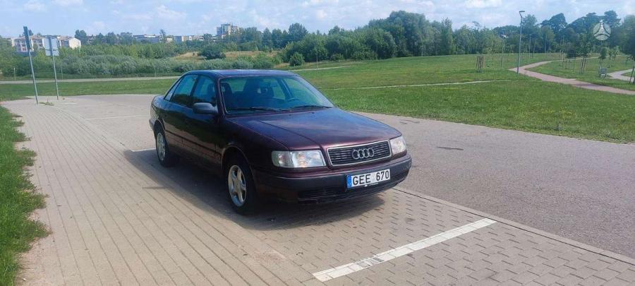 Sarkans Audi 100 1993 Viļņa, ar dzinēja tilpumu 2.46 L un nobraukumu 324 tūkst. km par 750 €, foto 1 vietnē AUTOMOTO.COM.LV