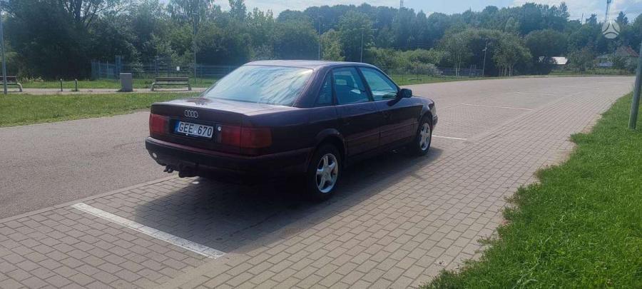 Sarkans Audi 100 1993 Viļņa, ar dzinēja tilpumu 2.46 L un nobraukumu 324 tūkst. km par 750 €, foto 6 vietnē AUTOMOTO.COM.LV